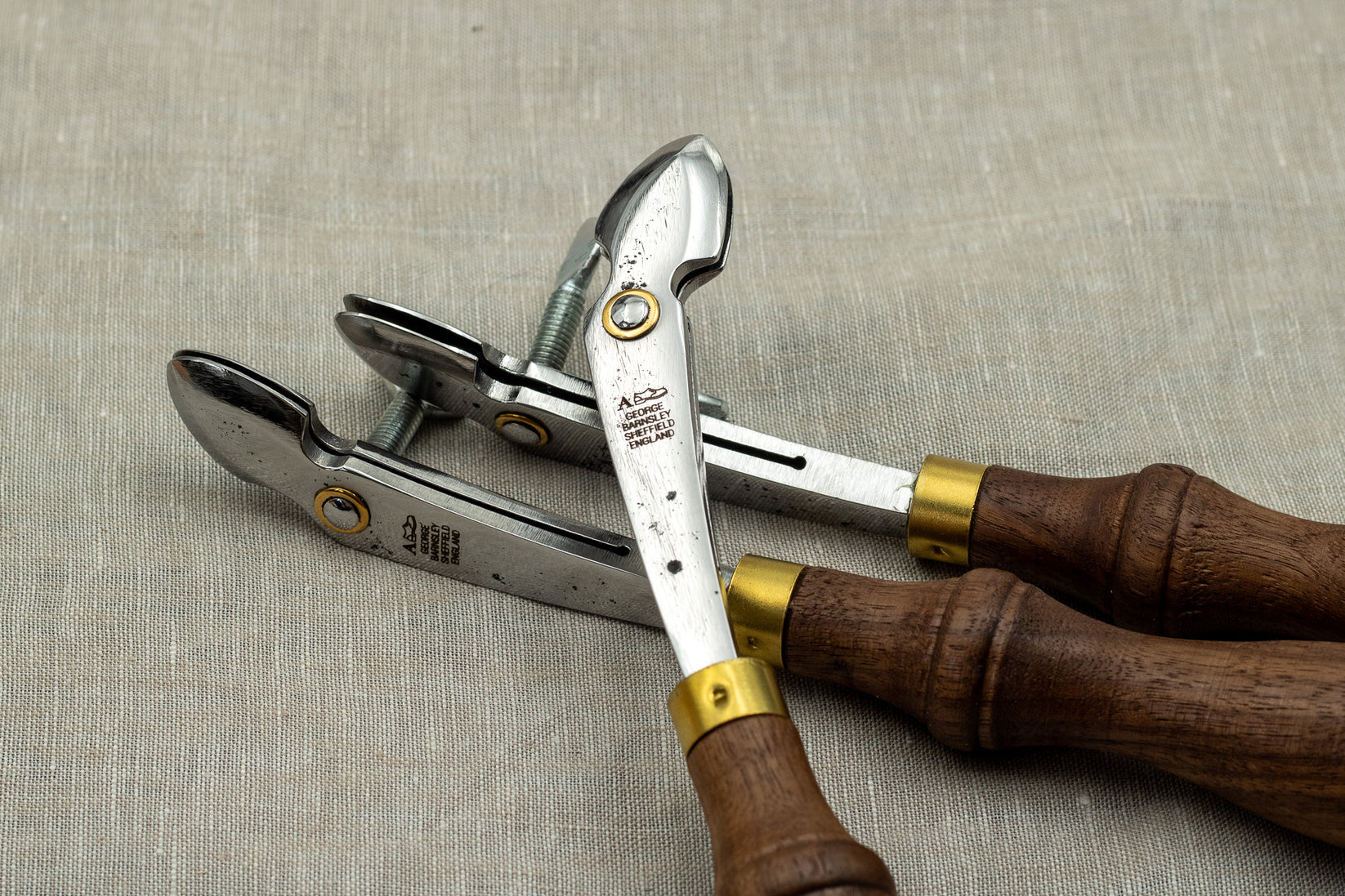 Armitage x George Barnsley Screw Crease – Van Dijk leather supplies